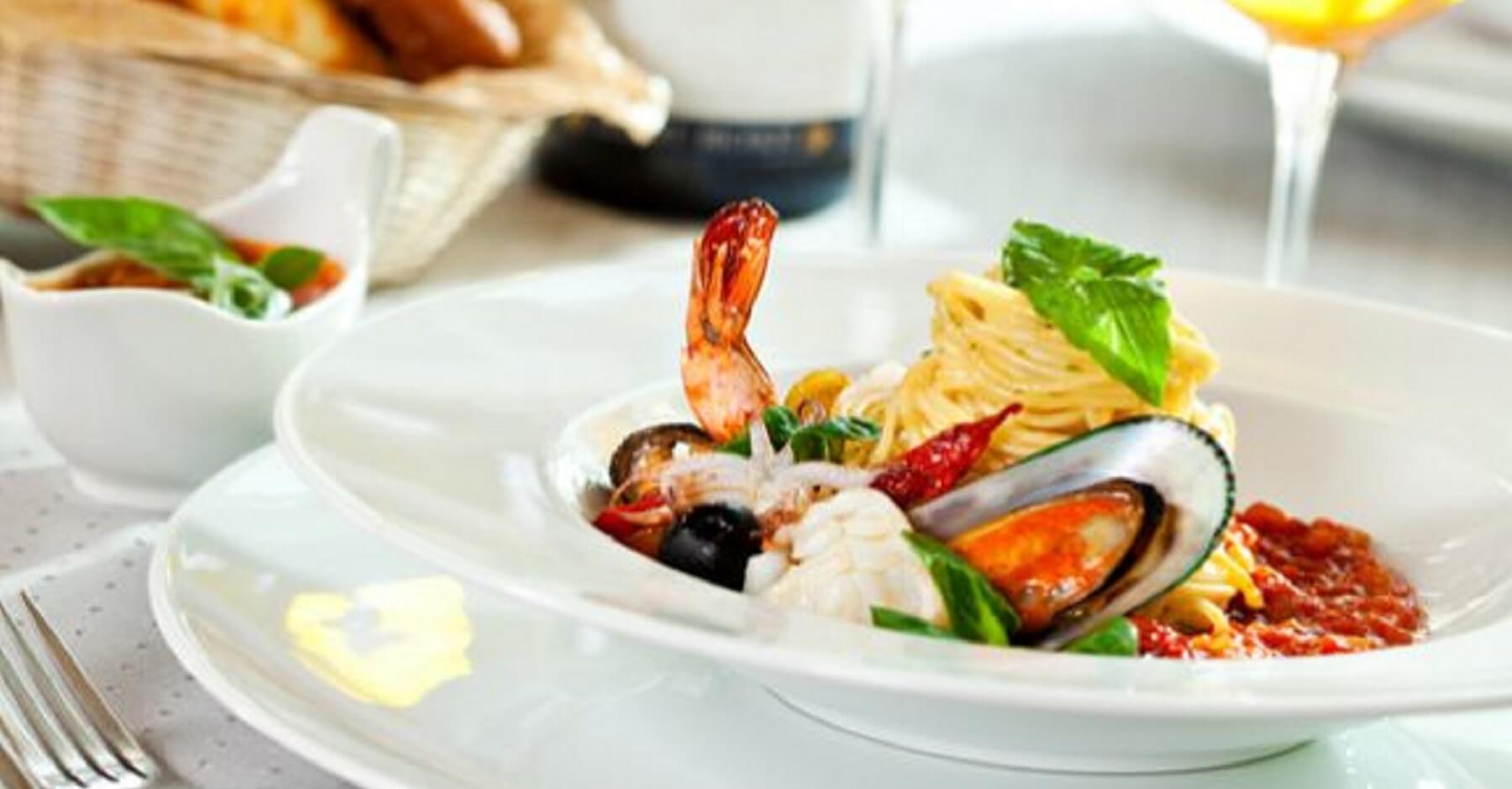 The 4 Most Uniquely Romantic Restaurants On The Grand Strand